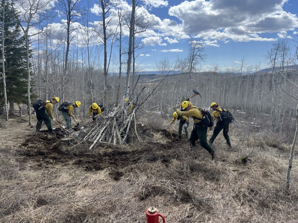 Oak Creek Fire preps a dozen new hires for wildfire season ...